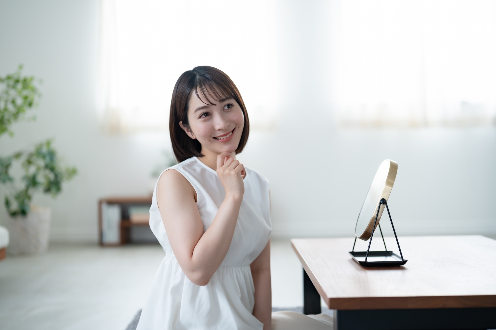 おフェロメイクのやり方とは？アイシャドウやチークやリップなど | BIYOU note.